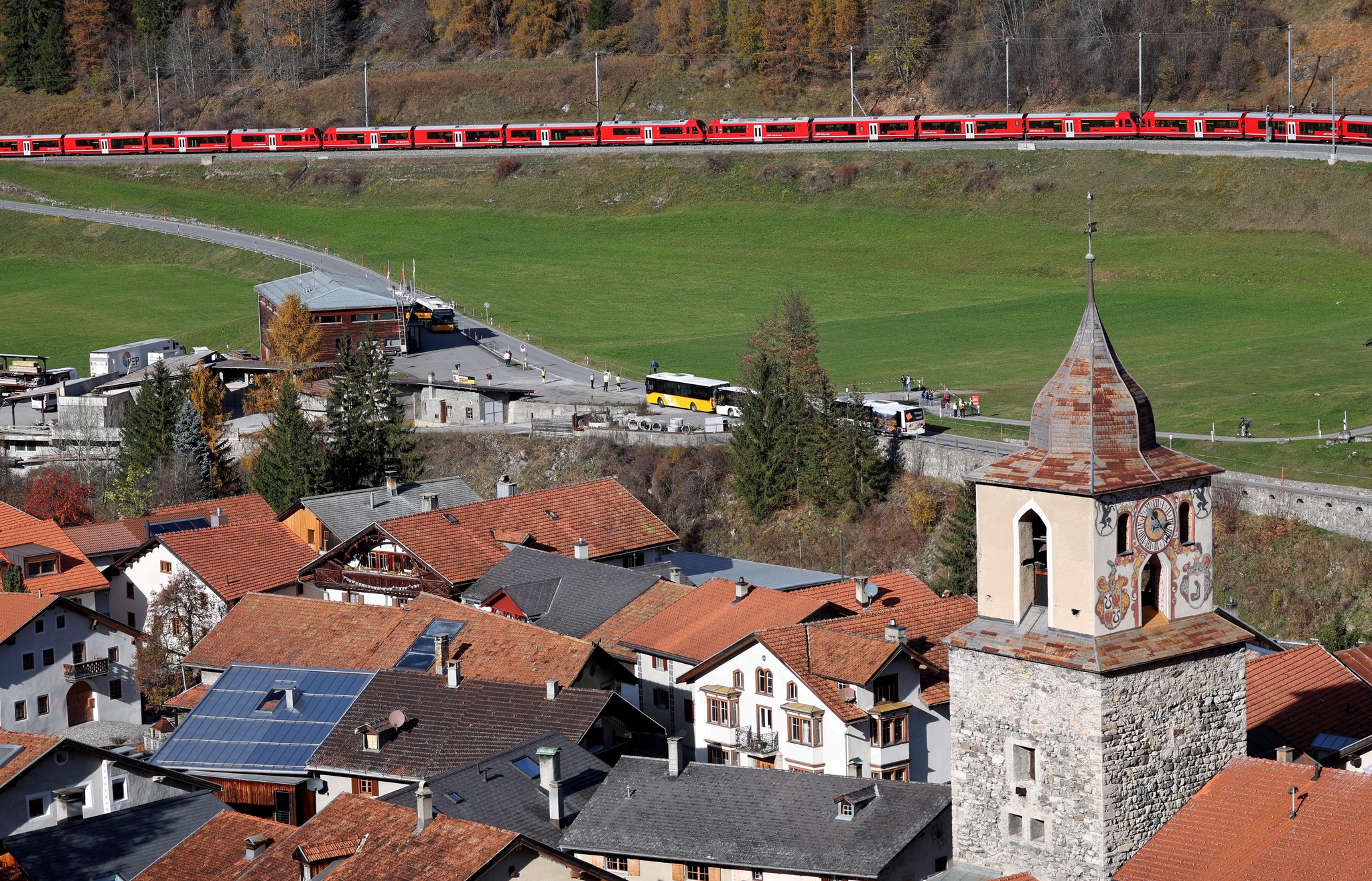 Längster Zug der Welt: Rhätische Bahn schafft Weltrekord – nicht alles ...