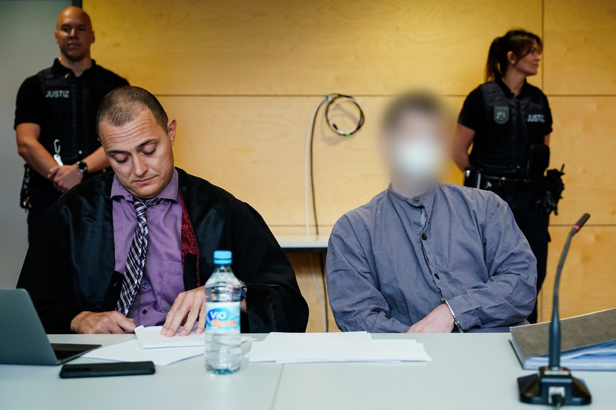 «Einfach so abgeknallt»: Video der Vernehmung des mutmaßlichen ...