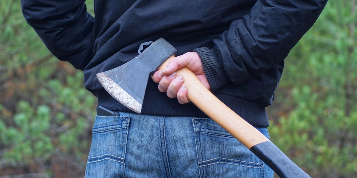 Broye: il surprend un homme armé d'une hache dans son jardin | 24 heures