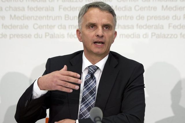 Rencontre: Burkhalter reçoit un émissaire pour la paix au Moyen-Orient ...