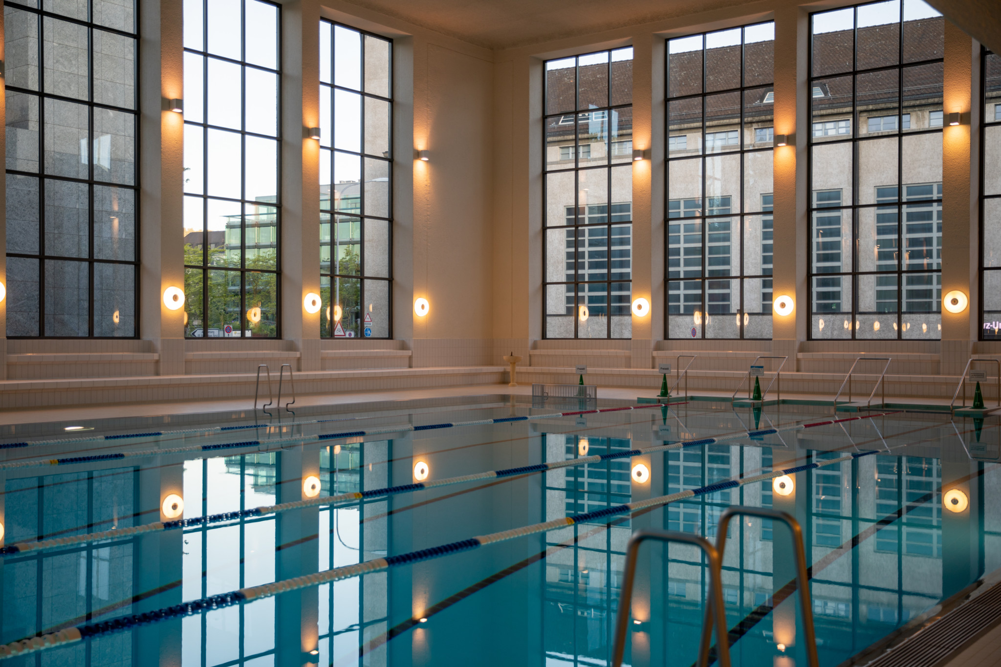 Hallenbäder in Zürich: Die vier schönsten Badehäuser | Tages-Anzeiger