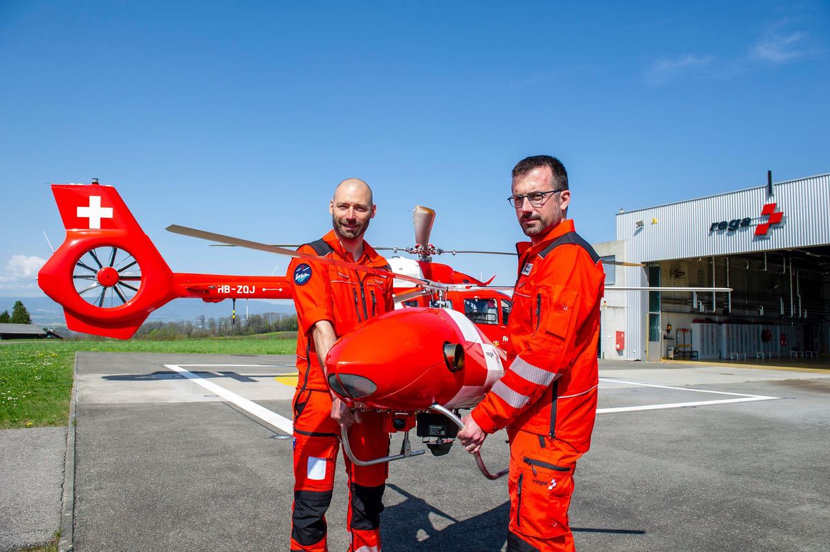 Première à Lausanne: Le nouveau drone de la Rega localise les personnes ...