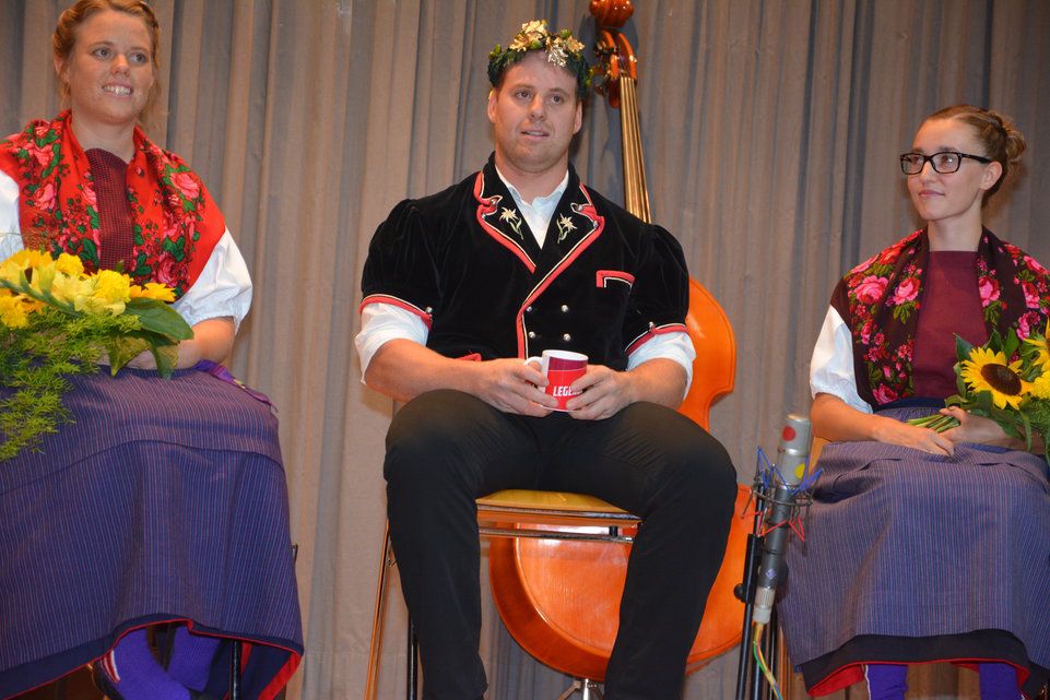 Schwinger Simon Anderegg für seinen 100. Kranz geehrt | Berner Oberländer