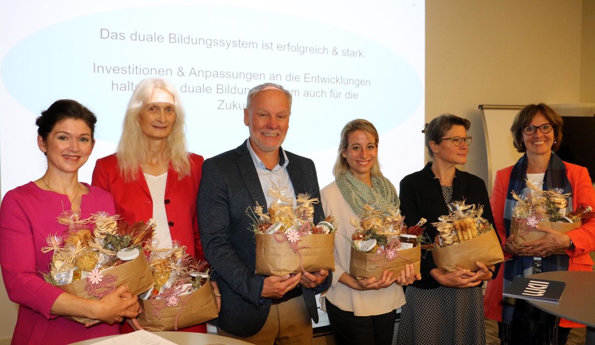 Podiumsdiskussion in Thun: Noch ist die Berufslehre nicht verloren ...