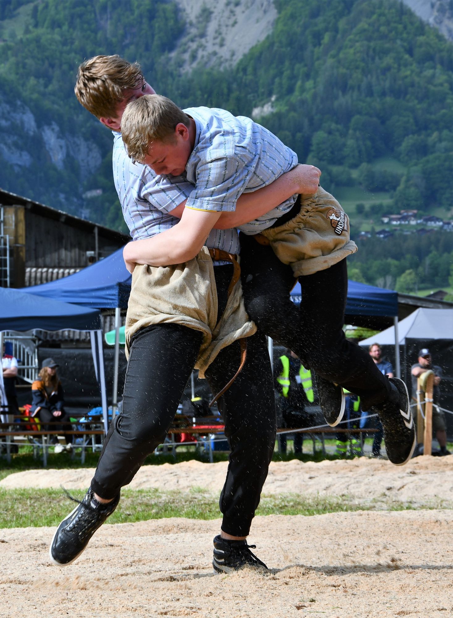 Schwingen in Brienz: Grosser Tag für Schwingernachwuchs | Berner Zeitung