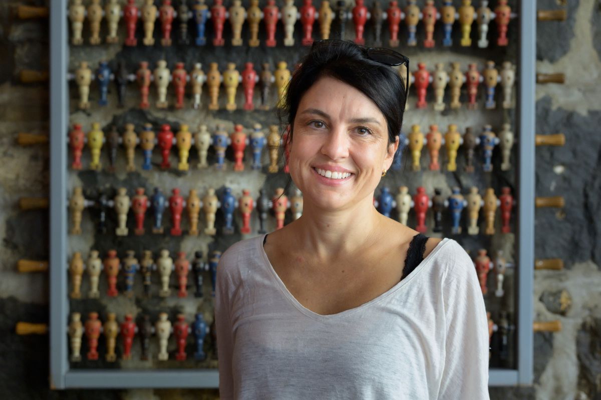 Portrait d’Izabela Rieben: L’aventurière en série malaxe les ...