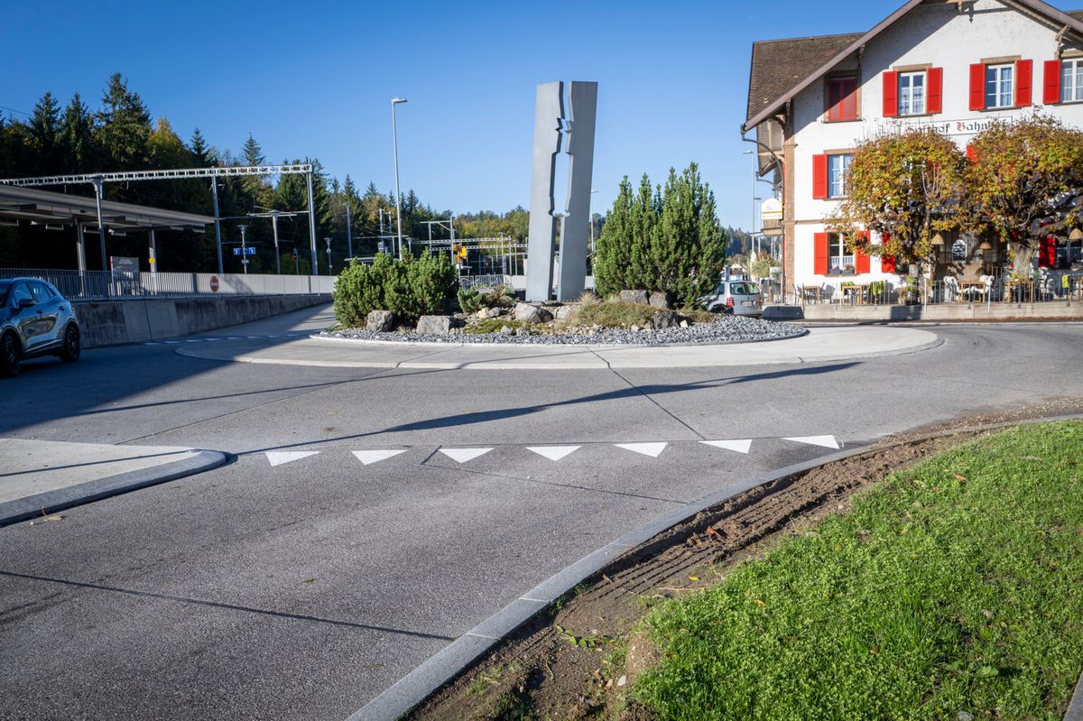 Kritik am neuen Kreisel in Ramsei: Transporteure ärgern sich | Berner ...