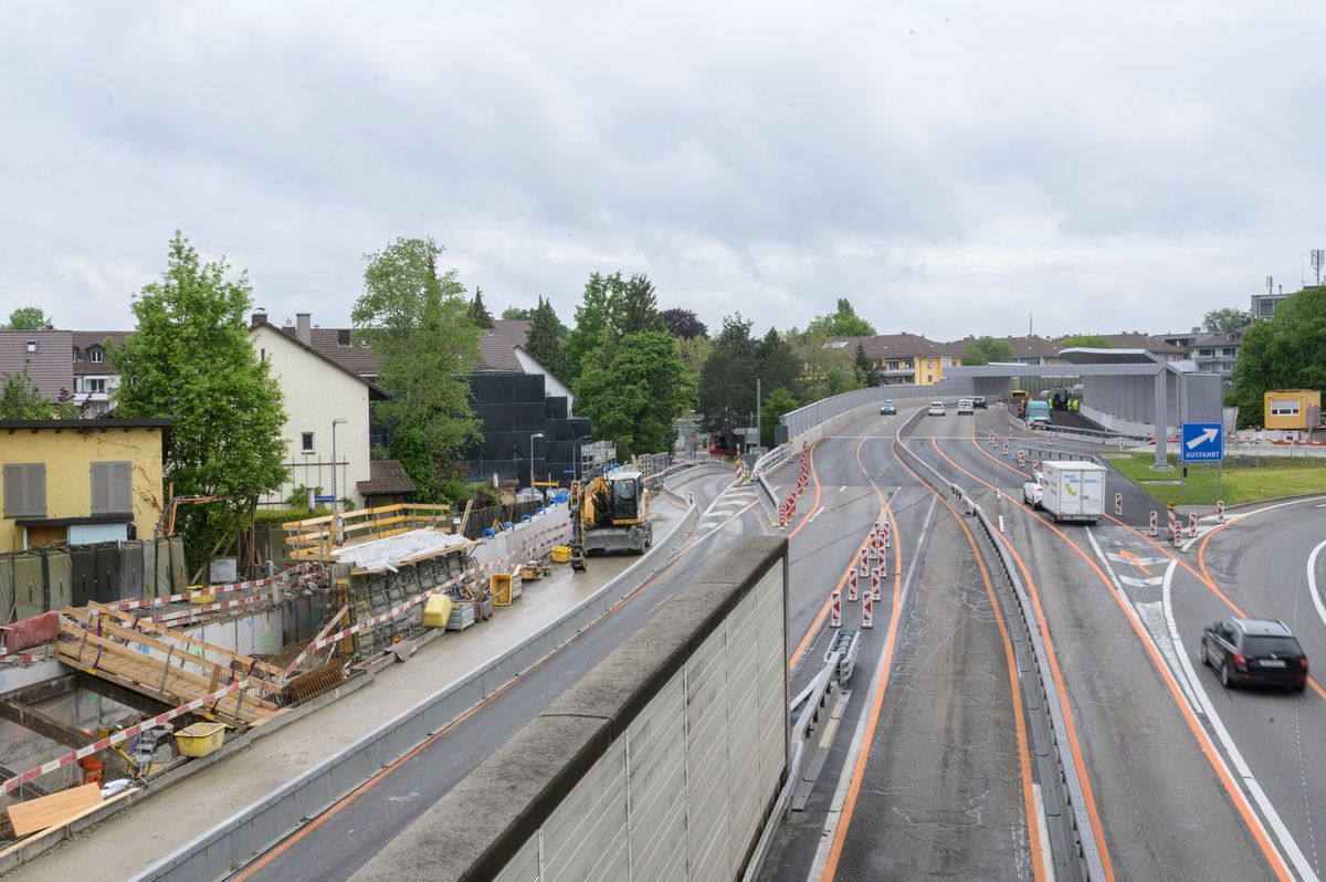 Unfall auf der A6: Töfflenker prallt im Ostring in Heckscheibe eines ...