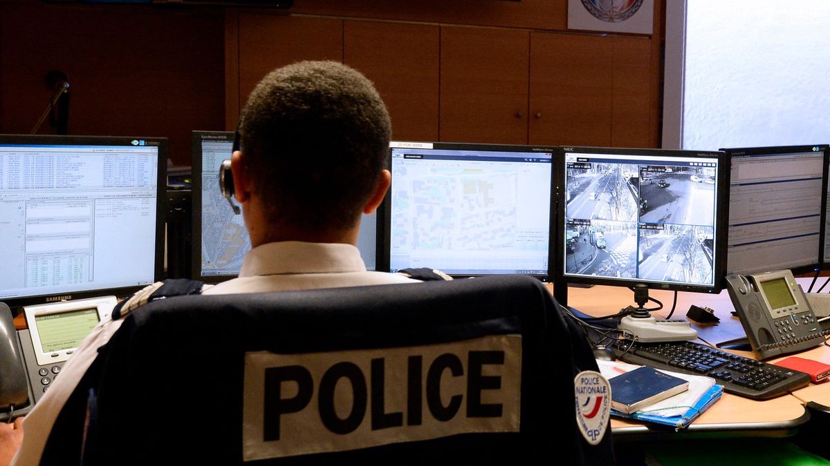 Un policier à une femme en détresse: «Tu parles mal, grosse merde ...