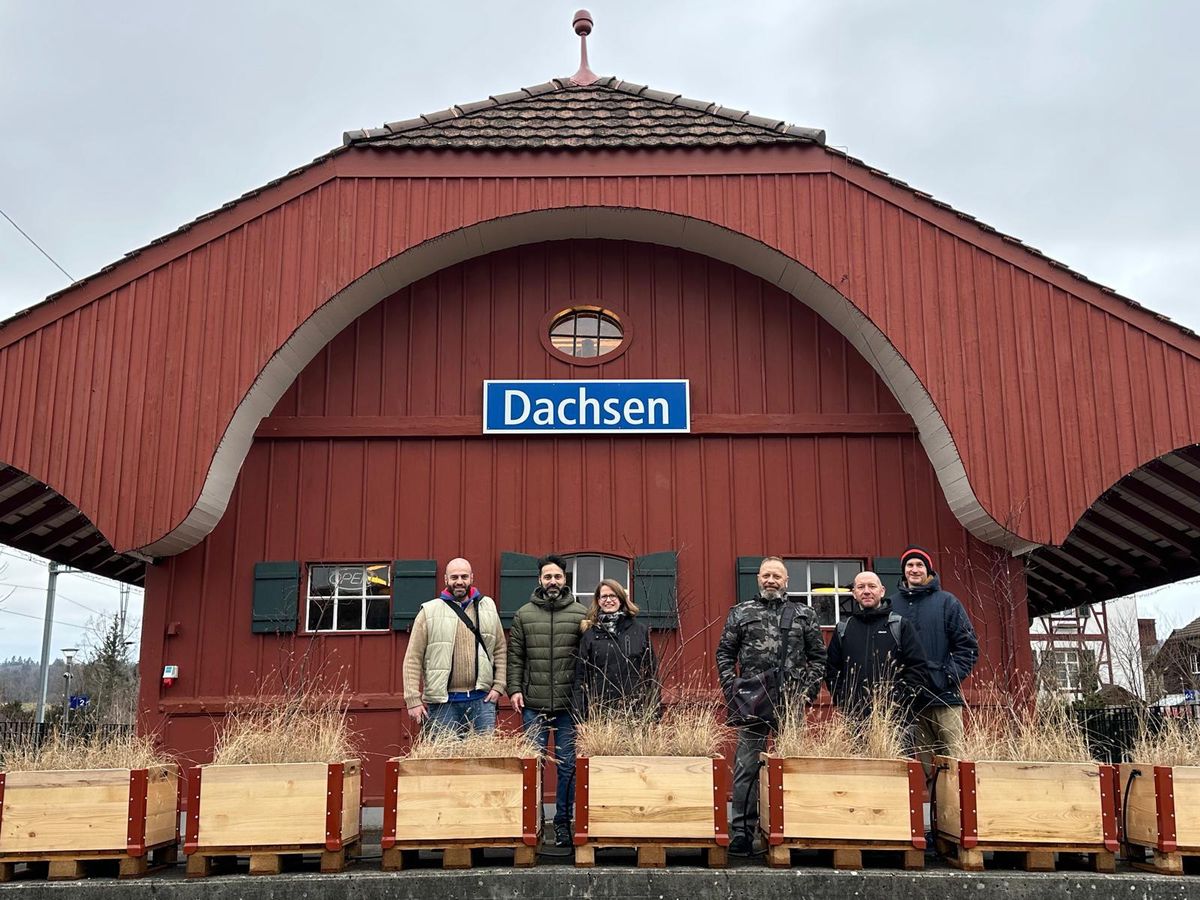 Gemeinde Dachsen: Bewohner kreieren Schriftzug für Bahnhof | Tages-Anzeiger