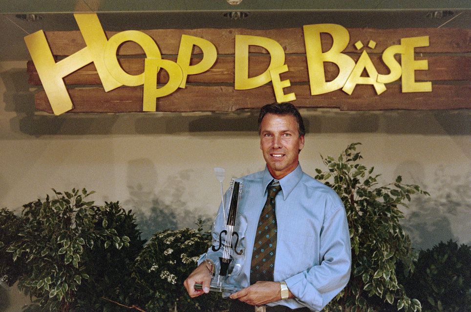 «Hopp de Bäse»-Moderator Kurt Zurfluh ist tot | Der Bund