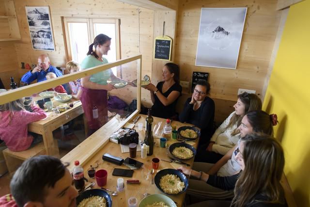 La cabane Rambert fait le plein pour sa réouverture | 24 heures