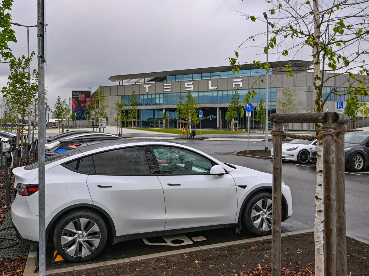 Véhicules électriques: bientôt une Tesla à 25'000 francs? | Tribune de ...
