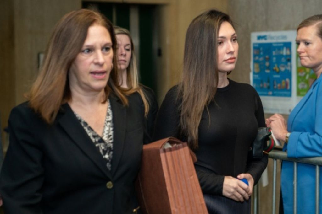 Jessica Mann raconte son « cauchemar » avec Harvey Weinstein | Tribune ...