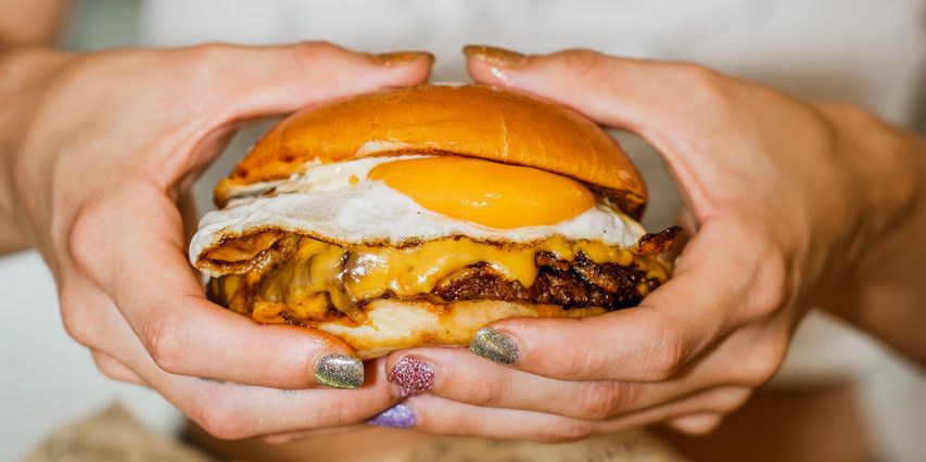 Smash Burger Basel: Sando wird in Manor Kleinbasel eröffnet