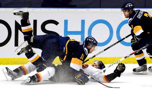 Fehlstart für den SCB – 2:6-Klatsche | Berner Zeitung