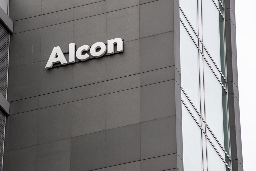 Alcon übernimmt pharmazeutische Augentropfen Eysuvis