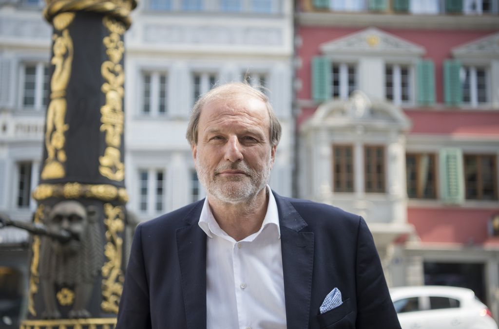 Genosse fährt seiner Partei in die Parade | Der Bund