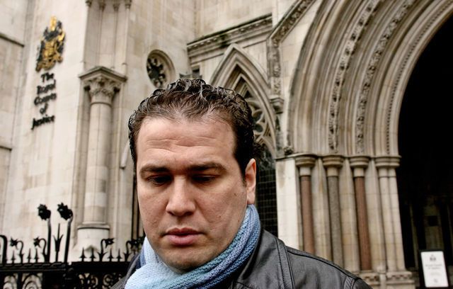 Un Algérien demande à Clinton la levée d'un mandat d'arrêt | Tribune de ...