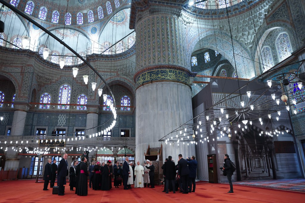 Istanbul: Papst Leo XIV. besucht Blaue Moschee