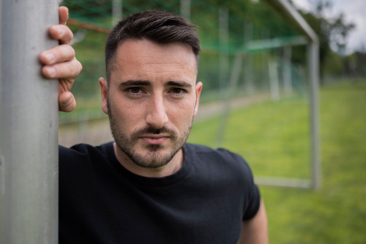 Ex-Fussballtalent Endogan Adili: Mit 15 steht er plötzlich im ...