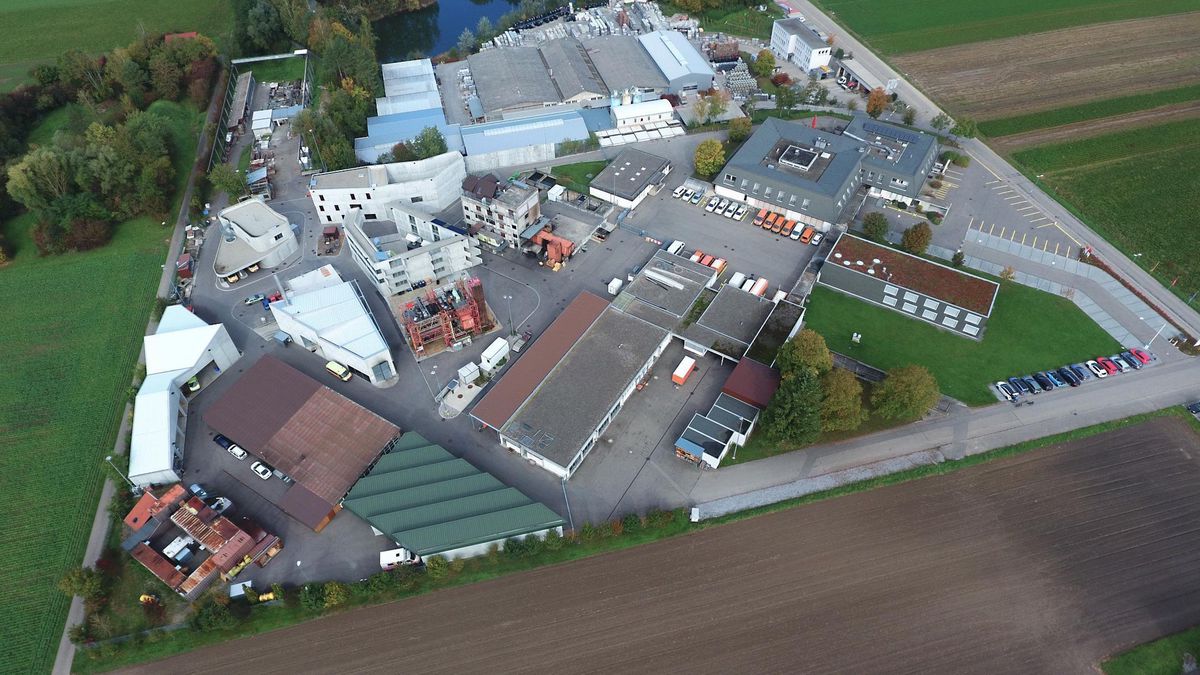 Ausbildungszentrum Andelfingen: Der Feuerwehr beim Löschen helfen | Der ...