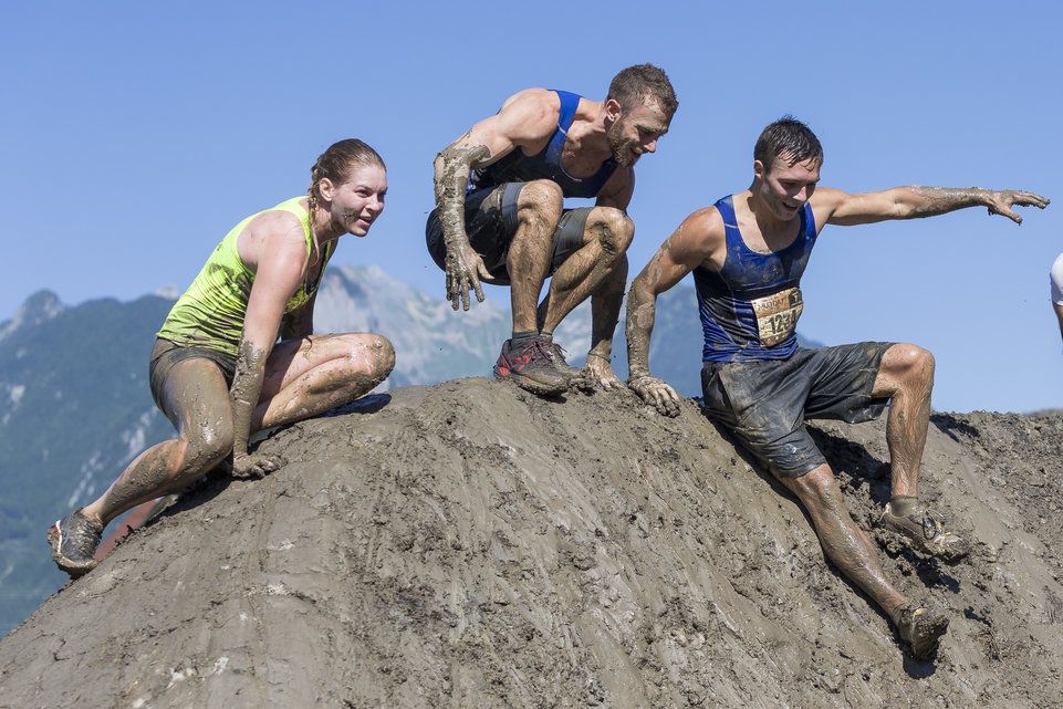 Près de 5000 «Mud Guys» ont bravé la boue à Aigle | Tribune de Genève