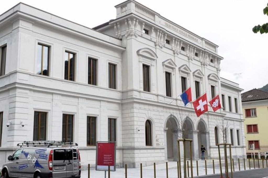 Suva: une ex-employée accusée d'escroquerie | Tribune de Genève